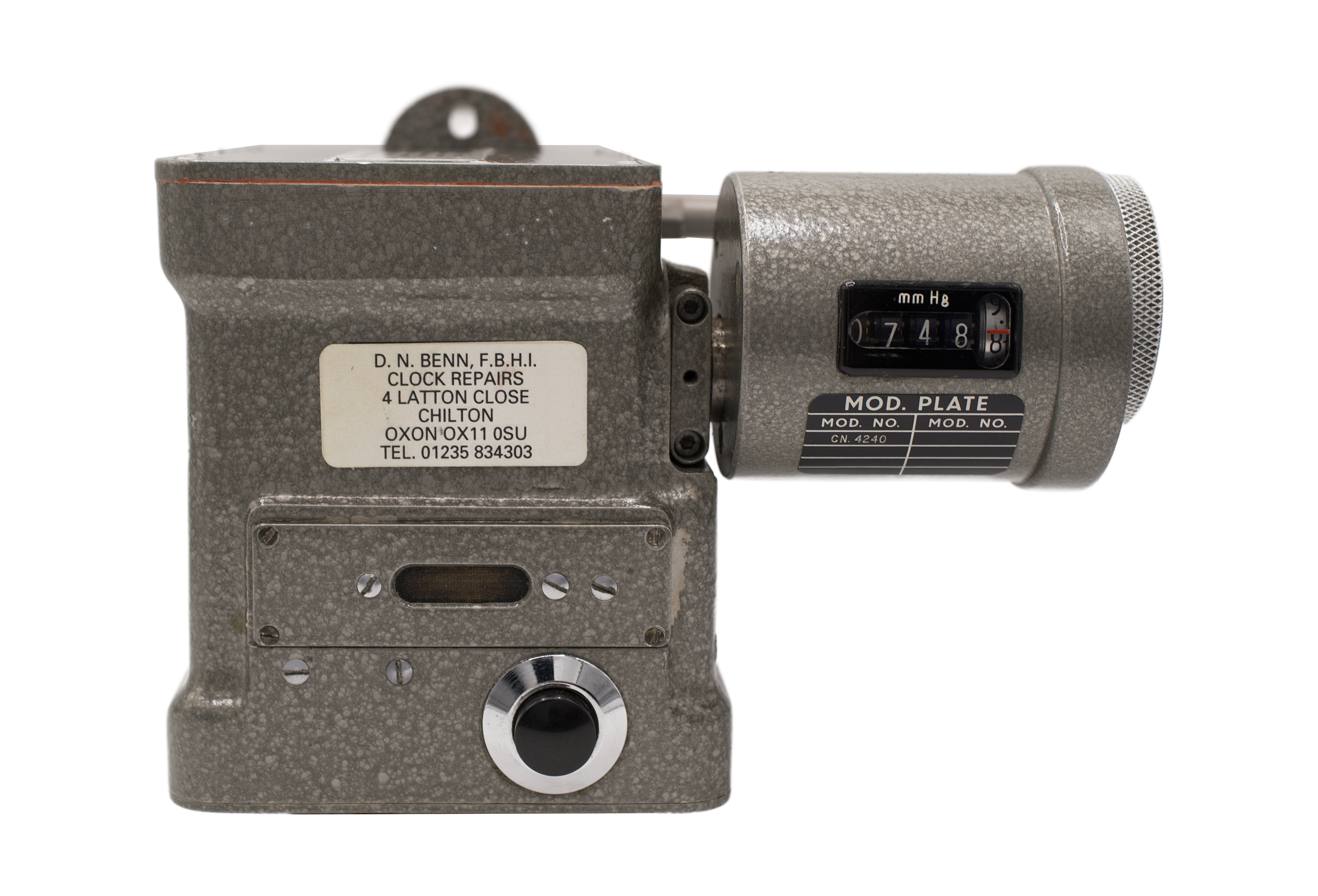 Barometers Realm: Electro-mechanical precision aneroid barometer